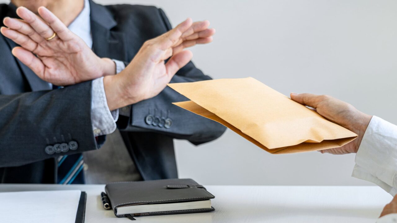 The Roles and Responsibilities in Implementing ISO 37001 Anti-Bribery ...